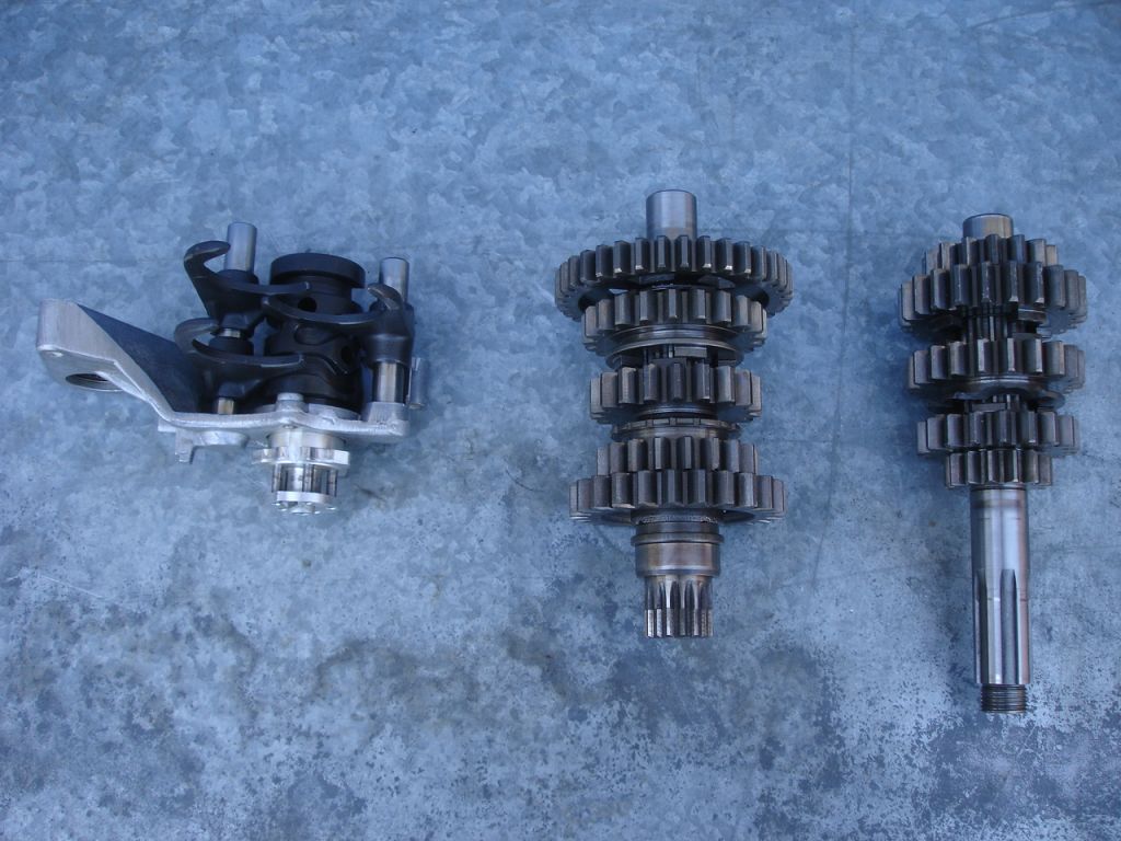 ΚΙΒΩΤΙΟ ΤΑΧΥΤΗΤΩΝ KTM 640 LC4 2002 usedmotoparts.gr